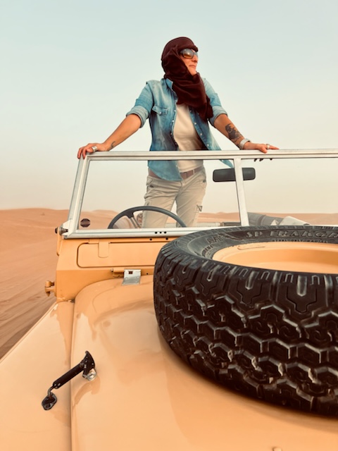 Auf den Hund gekommen: Die Weltbürgerin Angie Raab